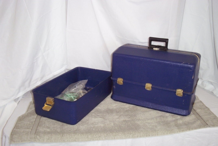 Dyna-Med Clamshell Trauma Box – EMS Museum